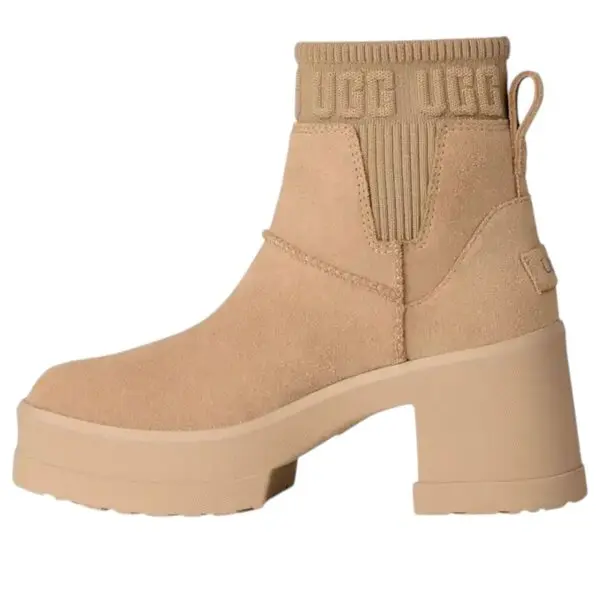 UGG Moxy Chelsea Boot - Sand