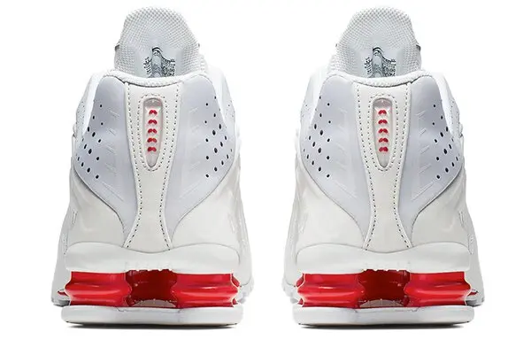 Nike Shox R4 Sneakers - White