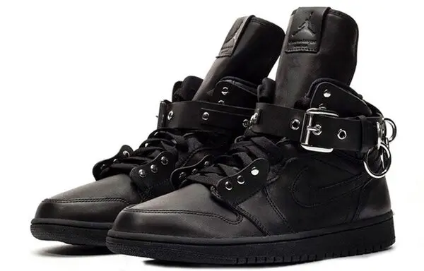 JORDAN 1 Retro Strap High X Comme Des Garcons