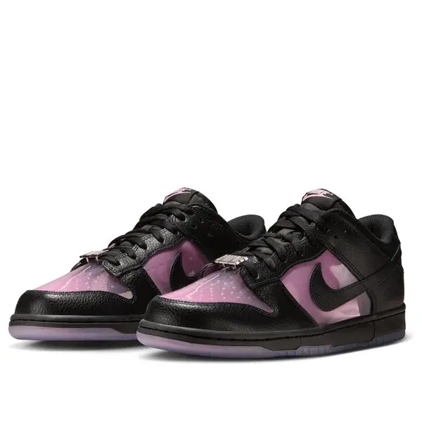 Nike Dunk Low Sneakers