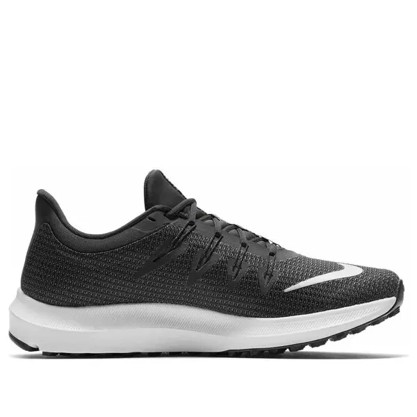 Nike Quest Sneakers - Black