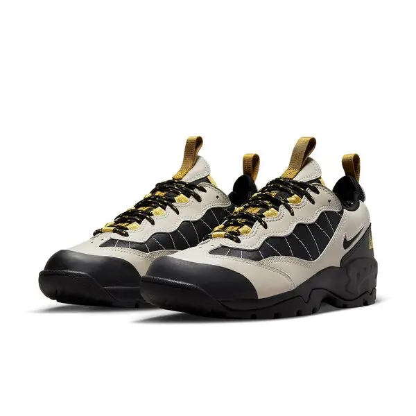 Nike Air Mada Low Top Sneakers - Black/light Brown