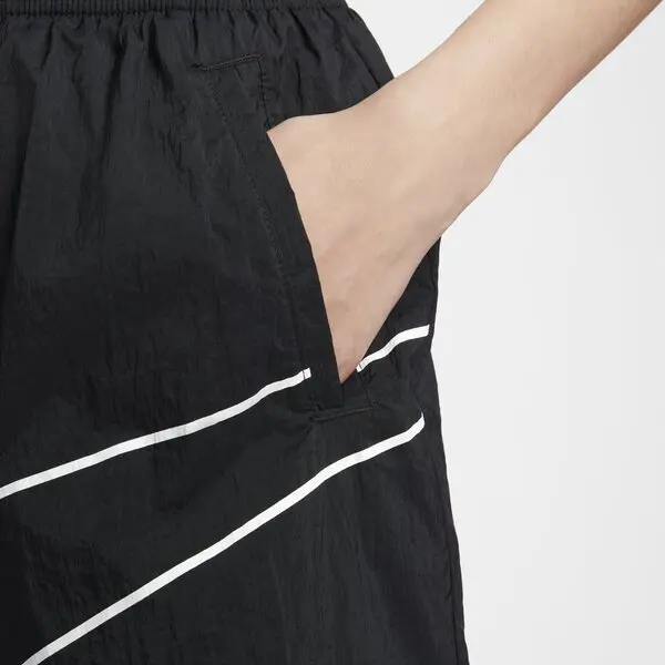 Nike Sportswear Essential Woven Shorts