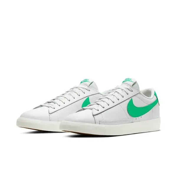 Nike Blazer Low "green Spark" Sneakers - White/green