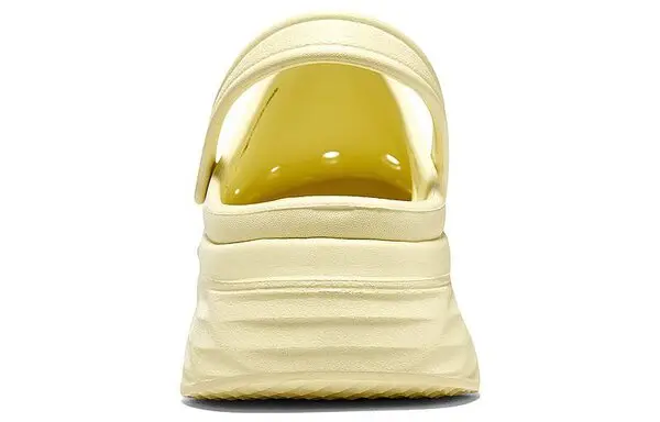Sketchers Max Cushioning Clogs - Beige