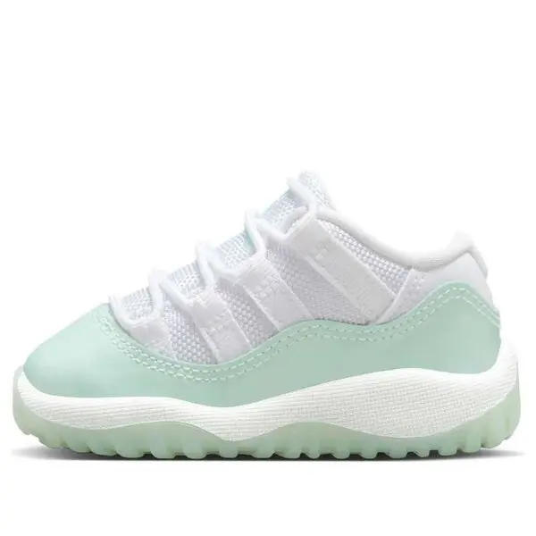 JORDAN 11 Retro Low Sneakers