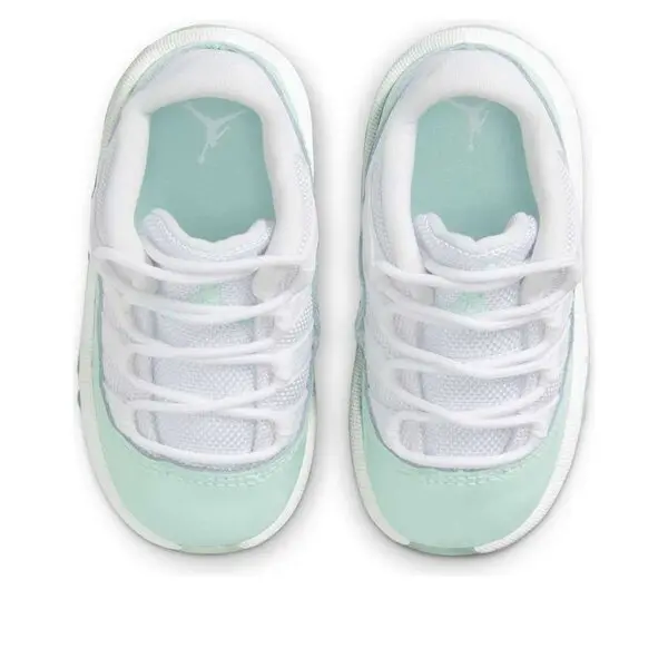 JORDAN 11 Retro Low Sneakers
