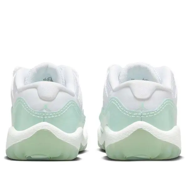 JORDAN 11 Retro Low Sneakers