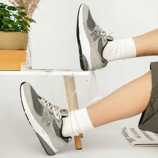 NEW BALANCE 880 "gun Metal" Low Top Sneaker - Grey