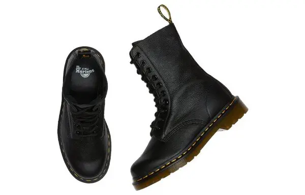 Dr. Martens 1490 Virginia Leather Lace-up Boots - Black