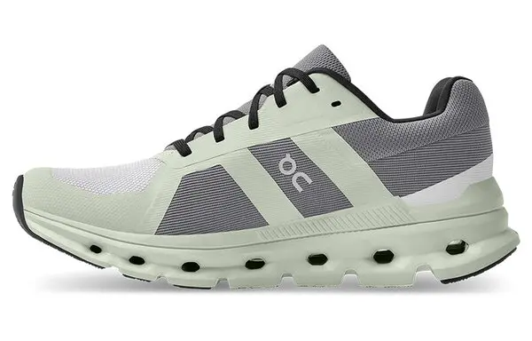 On Cloudrunner - Frost/aloe