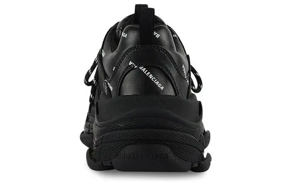 Balenciaga Triple S Sneaker With Black Logo Detailing - Black/white
