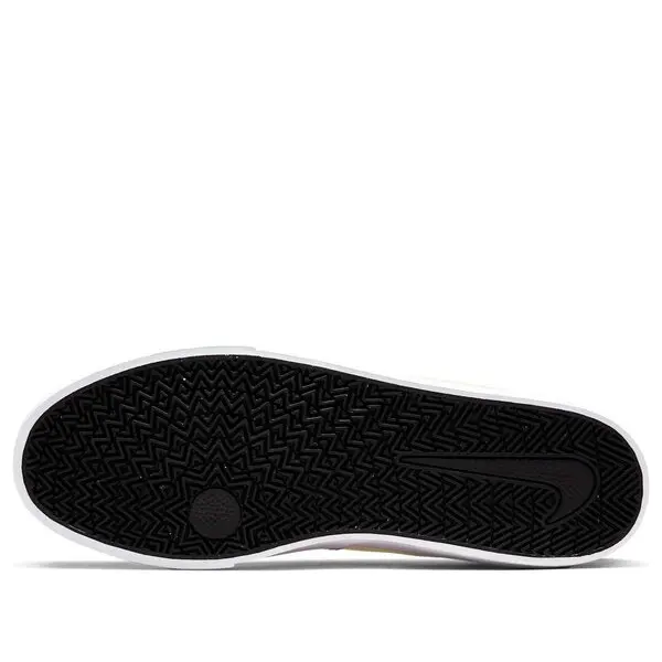 Nike Charge Cnvs Prm Low Top Sneakers