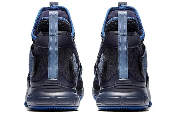 Nike Lebron Soldier 'anchor' Sneakers - Dark Blue