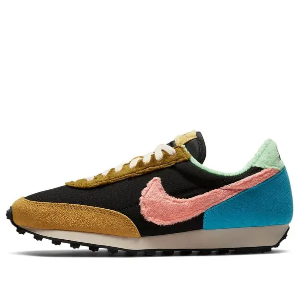 Nike Daybreak "fur Pack" Sneakers - Black/orange/pink