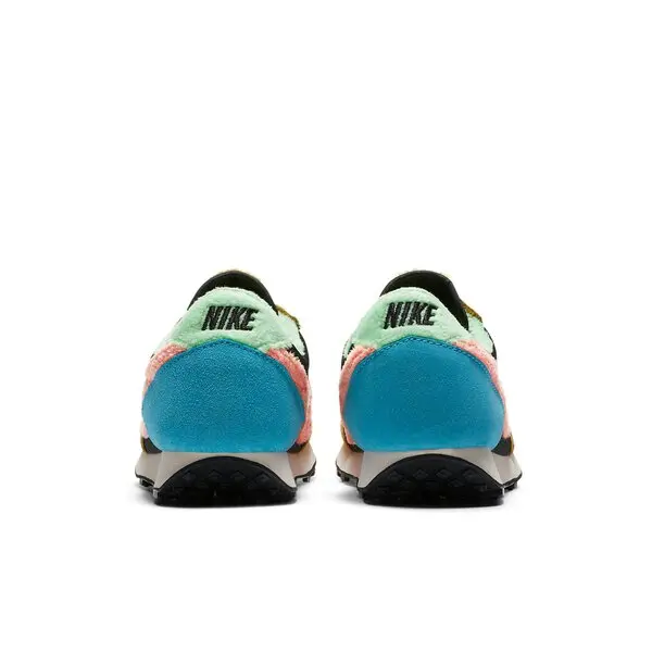 Nike Daybreak "fur Pack" Sneakers