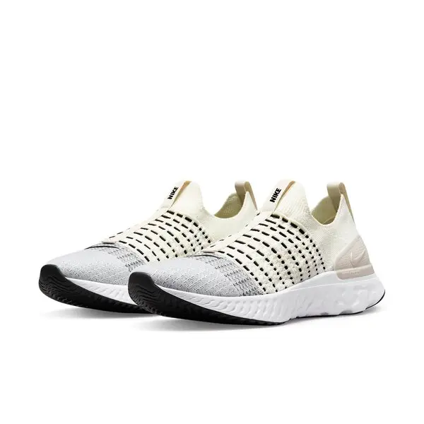 Nike React Phantom Run Flyknit 2 Sneakers - Gray/white
