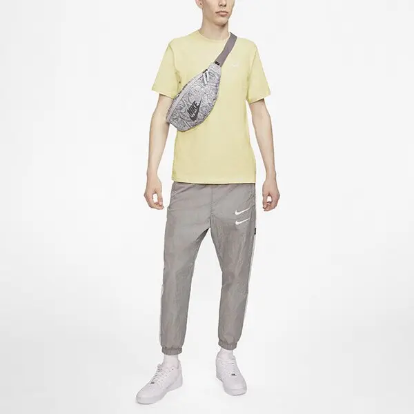 Nike Small Round Neck Short Sleeve Yellow T-shirt - Default Color