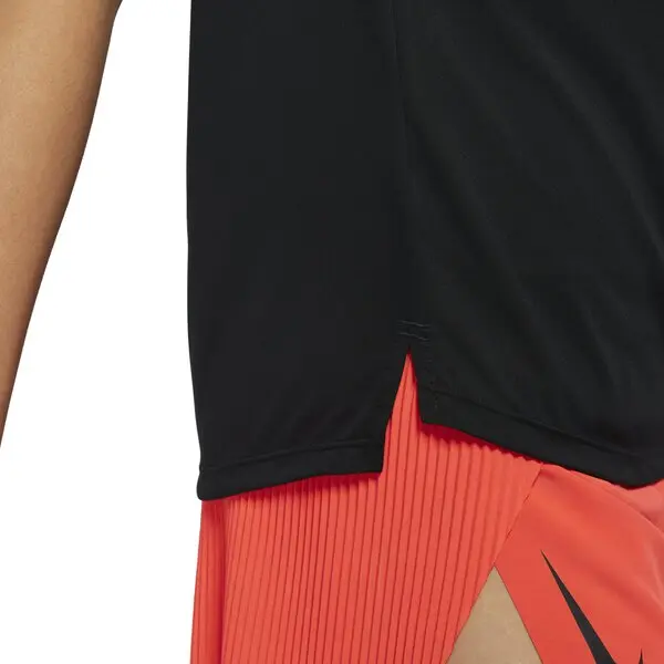 Nike Solid Color Chest Logo T-shirt