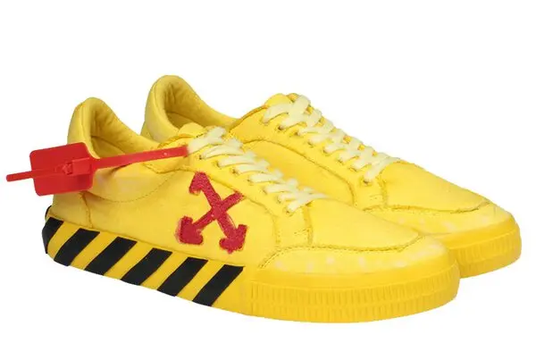 Off-White Low Top Sneakers With Graphic Detailing - Yellow