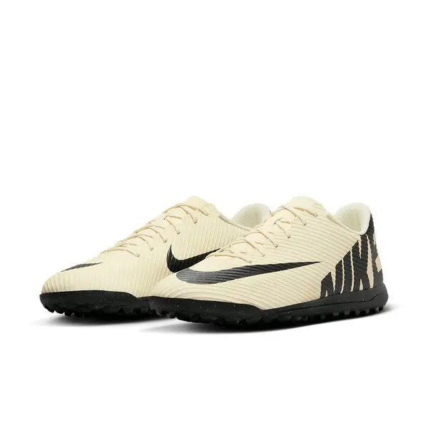 Nike Mercurial Vapor 15 Club Soccer Cleats