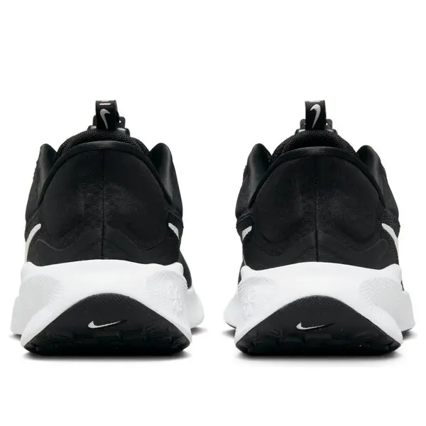 Nike Revolution Easyon Sneakers - Black/summit White