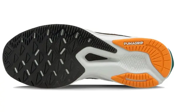 PUMA Deviate Nitro Wtr Running Sneakers
