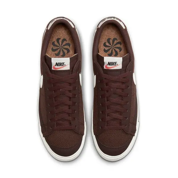 Nike Blazer Low '77 Premium Sneakers - Earth/earth/black