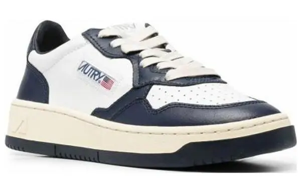 AUTRY Medalist Low Top Sneakers - White/black