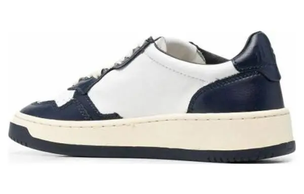 AUTRY Medalist Low Top Sneakers - White/black