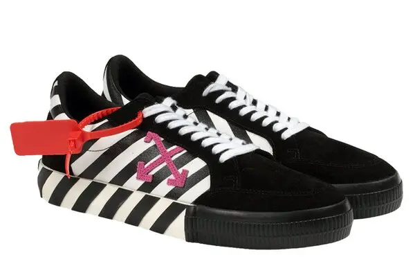 Off-White Low Top Sneakers With Graphic Detailing