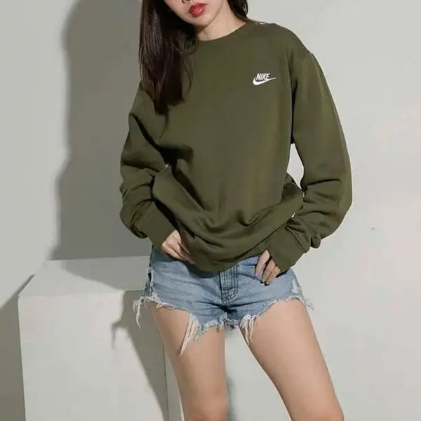 Nike Embroidered Logo Pullover