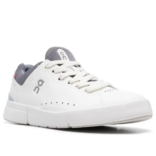 On The Roger Advantage Sneakers - White/fossil