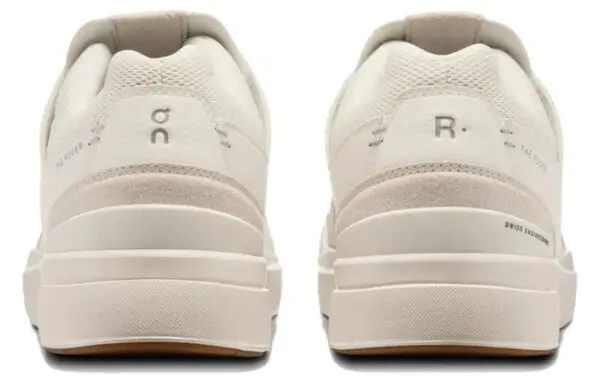 On The Roger Clubhouse Low Top Sneakers
