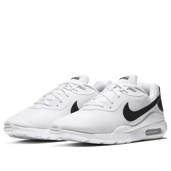 Nike Max Oketo Low Top Sneakers - White/black