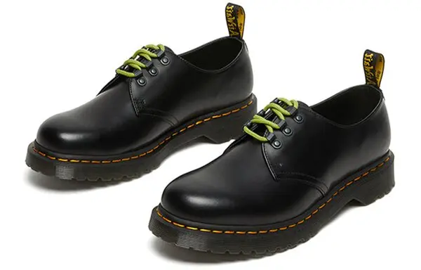 Dr. Martens 1461 Ben Smooth 3-eye Lace-up Derby Shoes - Carbon Black