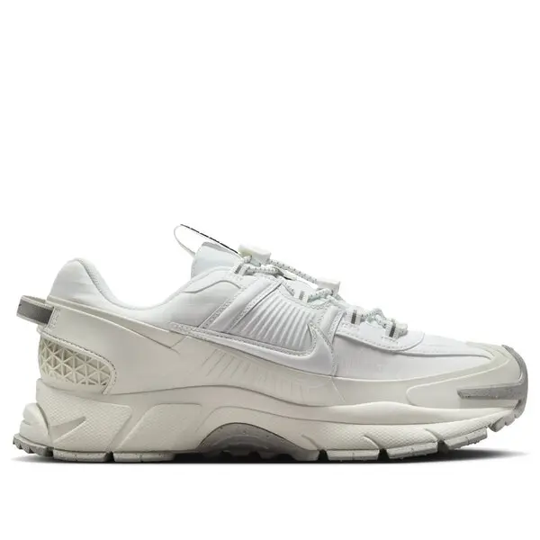 Nike Zoom Vomero Roam Sneakers - Light Bone