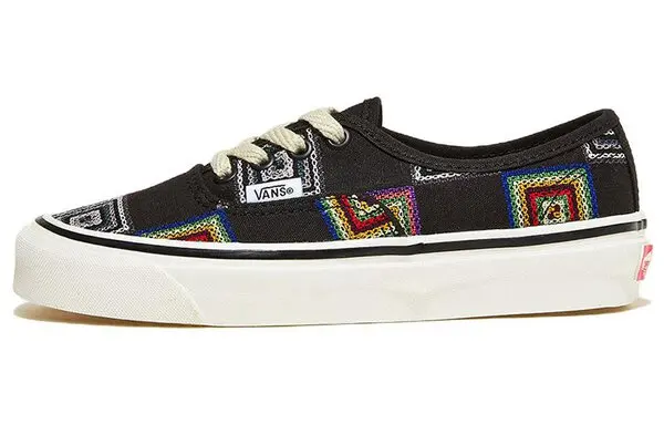 VANS Authentic 44 Low Top Sneakers - Black
