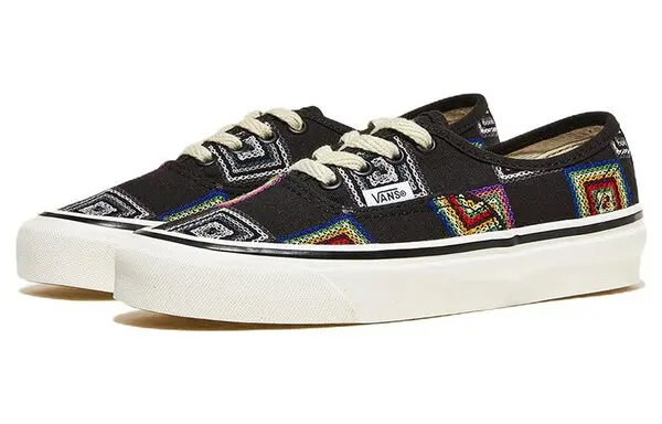 VANS Authentic 44 Low Top Sneakers - Black