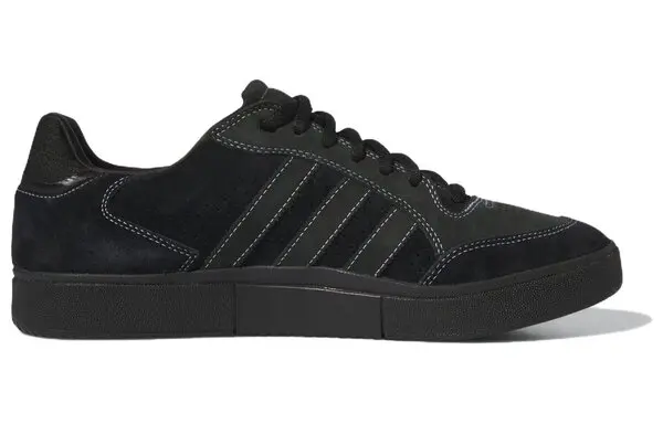 Adidas Tyshawn Low Sneakers - Core Black/cloud White/gold Metallic