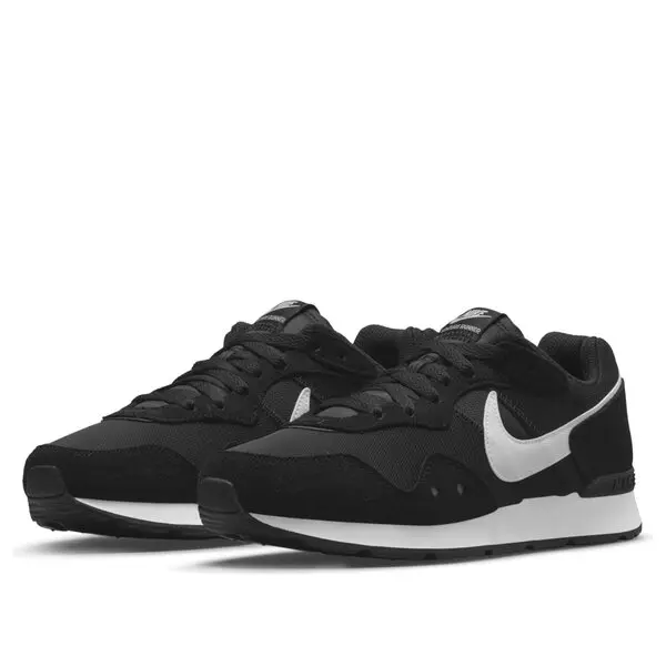 Nike Venture Runner Wide Sneakers - Black/white
