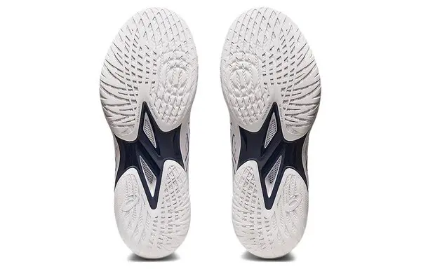 Asics Gelhoop V15 Mid Top Basketball Sneakers