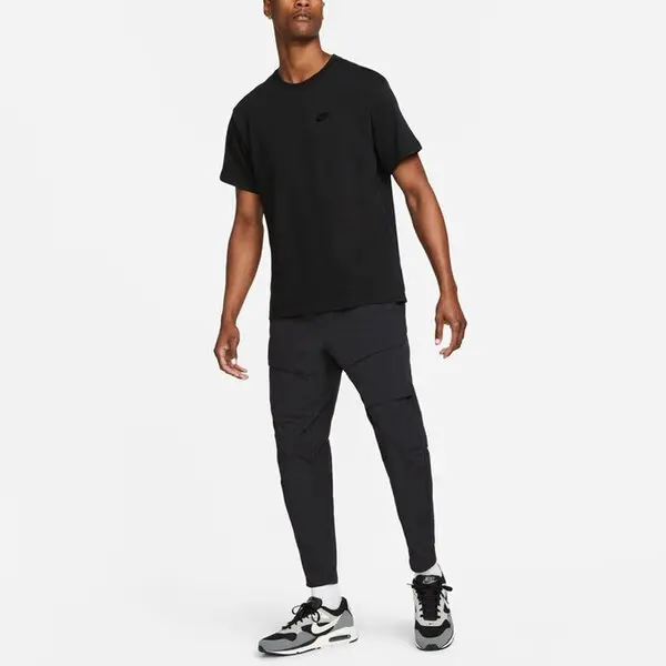 Nike Logo T-shirt 'black - Default Colorway