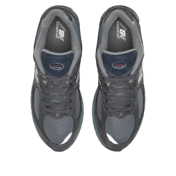 NEW BALANCE 2002r Sneakers - Black/grey