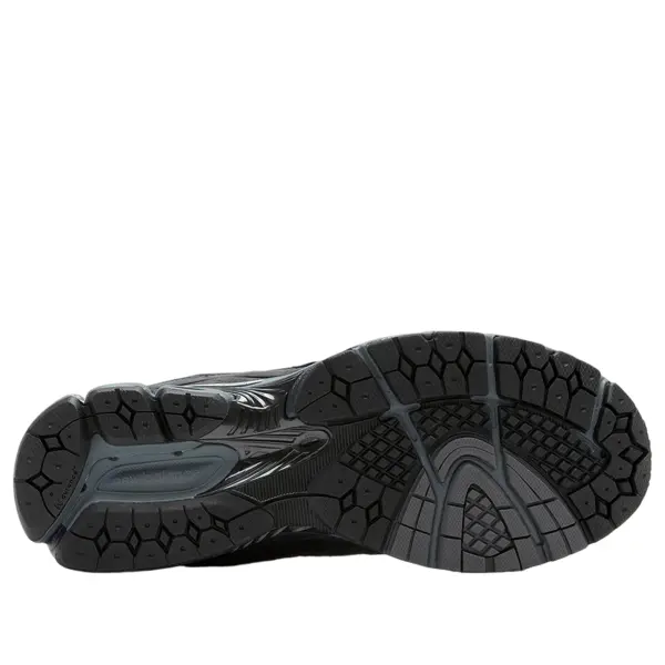 NEW BALANCE 2002r Sneakers - Black/grey