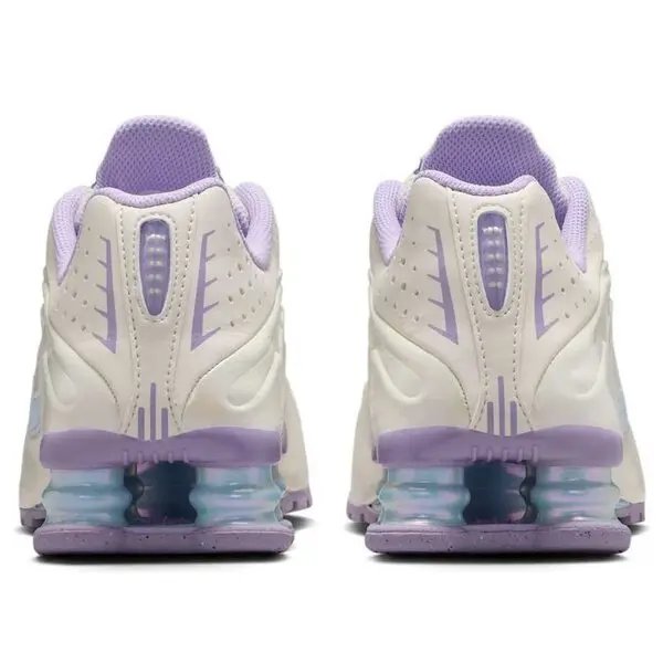 Nike Shox R4 Sneakers