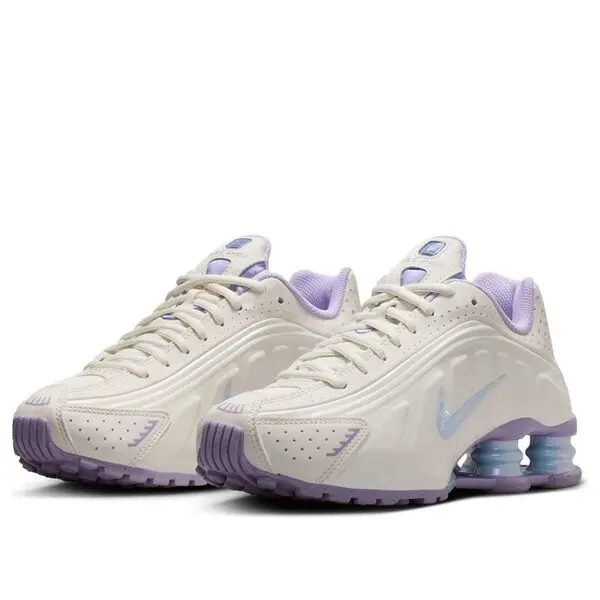 Nike Shox R4 Sneakers