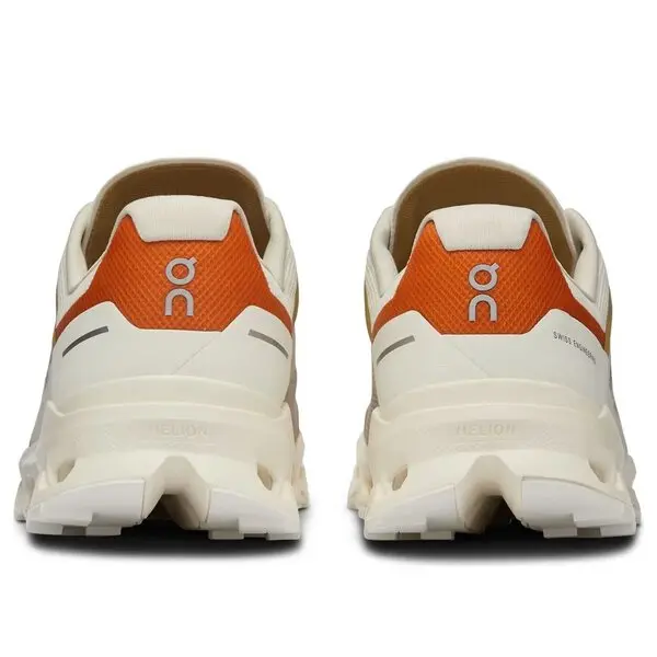 On Cloudvista Sneakers - Beige/gold