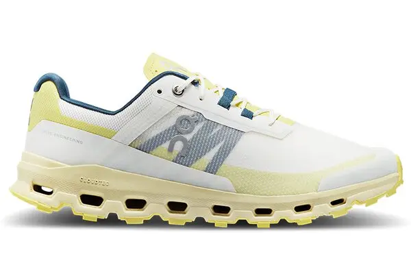 On Cloudvista Sneakers - Ivory/endive