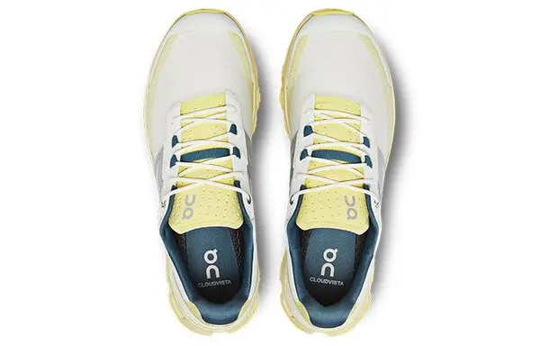 On Cloudvista Sneakers - Ivory/endive